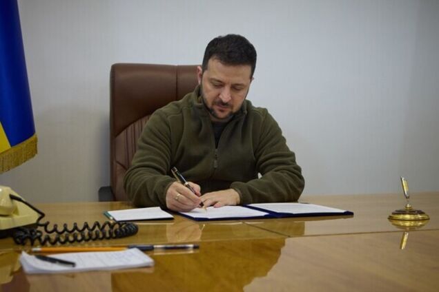 Зеленський підписав Закон про компенсації за пошкоджене житло Читайте на Ukr Net